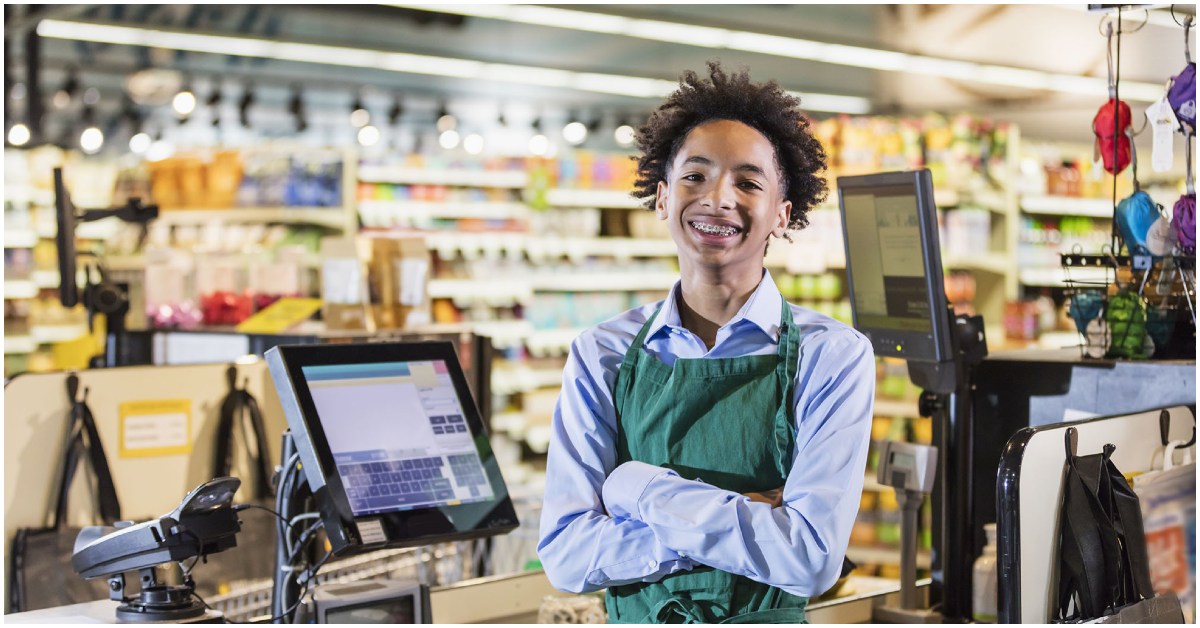 Should Your Teenager Get a Job? Weighing the Pros and Cons